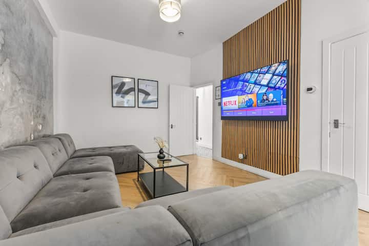 Modern City Townhouse With Free Street Parking - Manchester