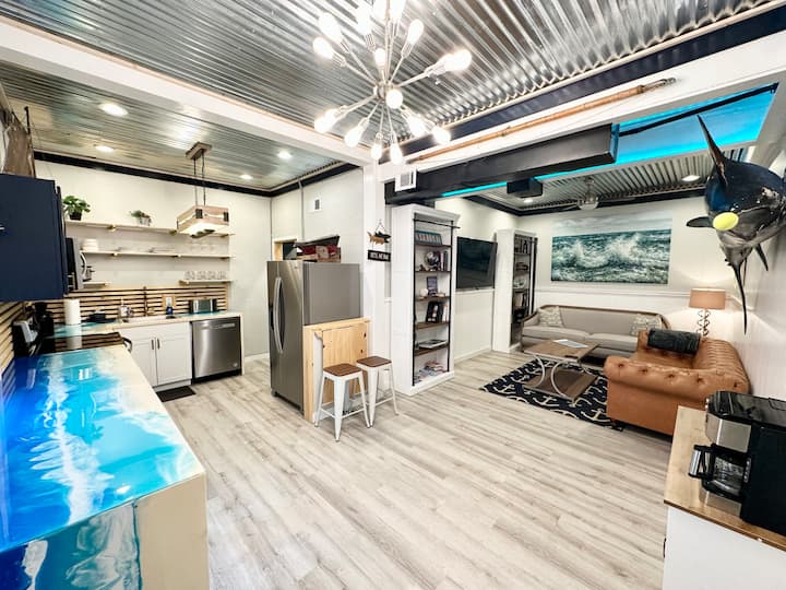 Chill Beach Loft-walkable-pickleball-10min 2 Beach - Fort Walton Beach, FL