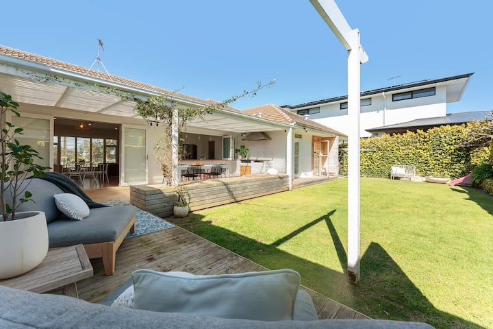 Belle Escapes - Beauty At The Beach - Glenelg