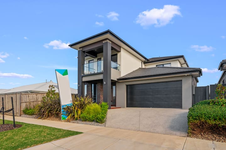 Werribee Gem Luxe Home Family Getaway 6bed Netflix - Werribee