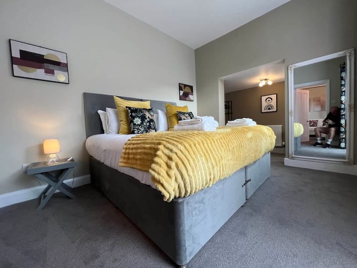2-bed Victorian Elegance - Chester Zoo