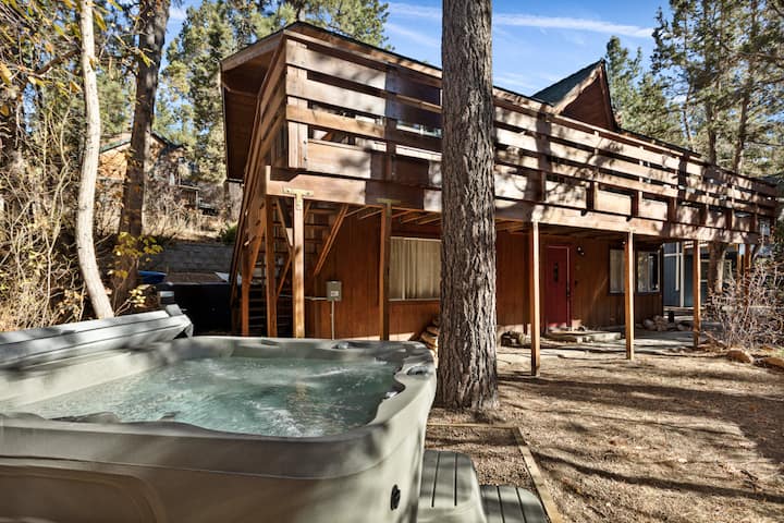 Secluded Sun Catcher Lodge, Spa In Fox Farm - Big Bear Lake, CA