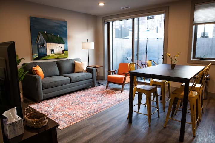 Modern State Unit 1 - Great Wolf Lodge, Traverse City