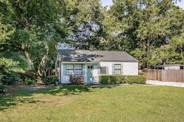 Port Royal Cottage: Park, Parris Island, Beach! - Port Royal, SC