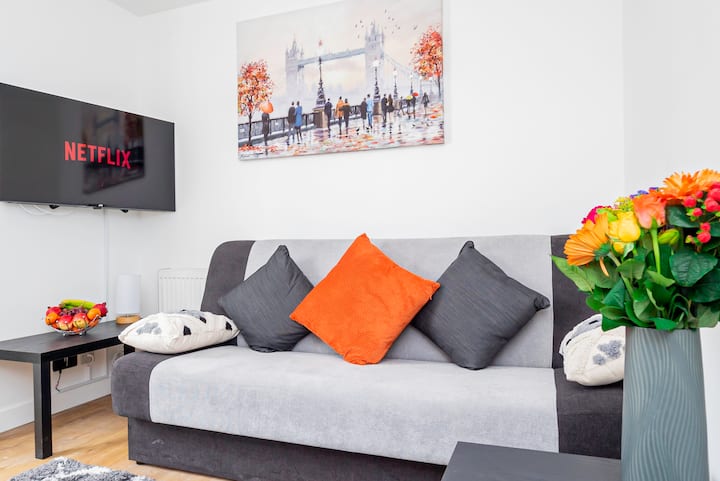 8 Beds, 3baths • Perfect For Contractors & Teams - Basingstoke