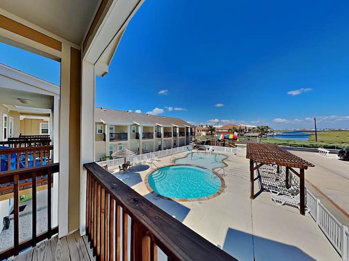 Trestles | Pool Views & Easy Walk To The Sand! - North Padre Island, TX