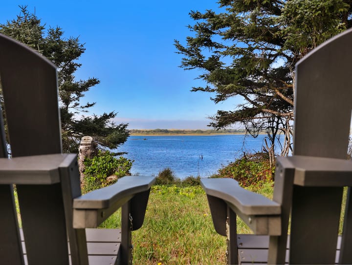 Beachside & Lakefront Hideaway- Captivating Views - Cape Meares