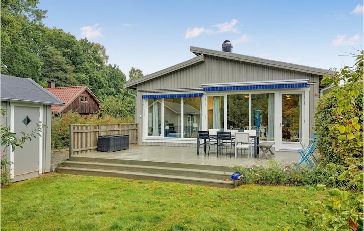 2 Bedroom Cozy Home In Halmstad - Halmstad