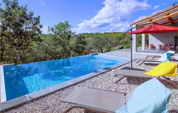 Gorgeous Home In Labeaume With Kitchen - Labeaume