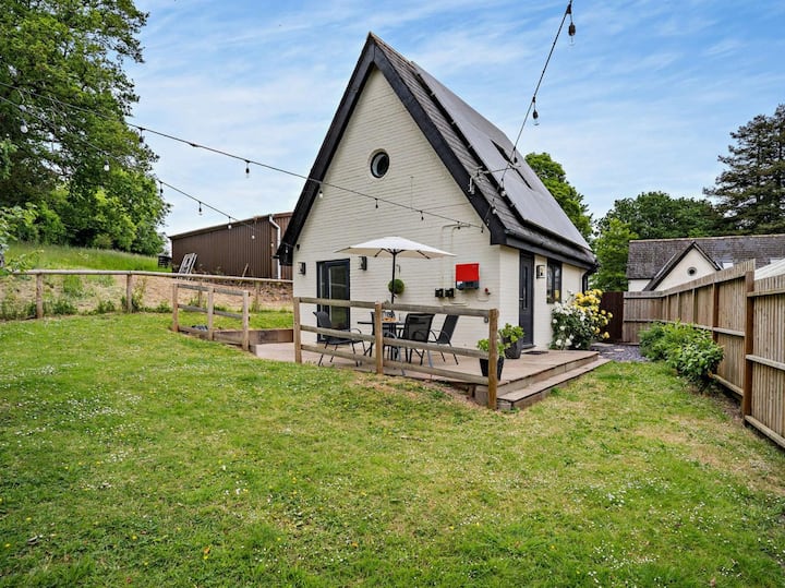 1 Bed In Pontypool (Oc-83405) - Usk