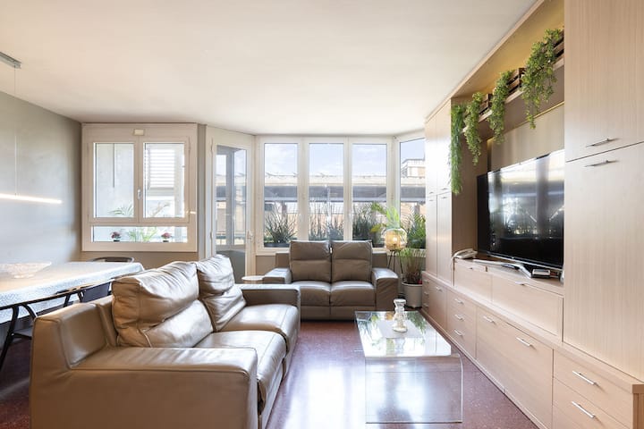 Bright, Large And Central Apartment In Barcelona - Barcellona