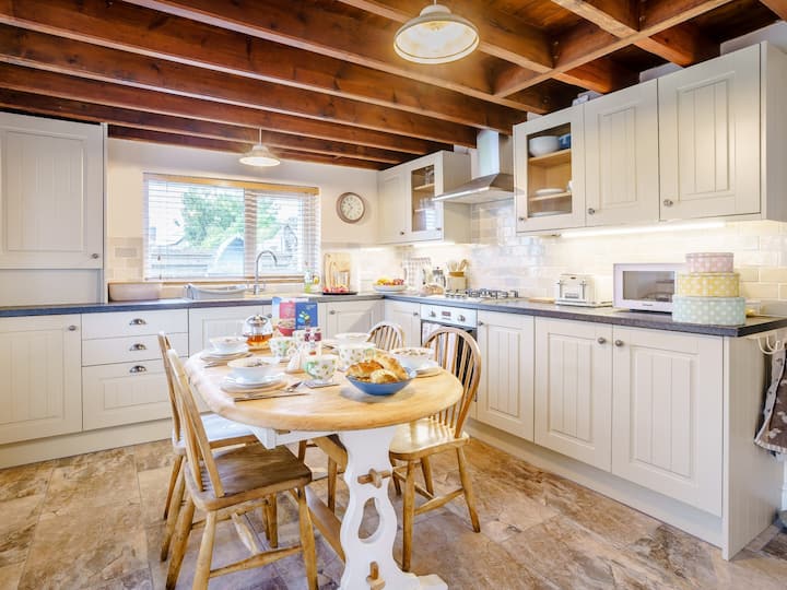 3 Bed In Narberth (79443) - Narberth