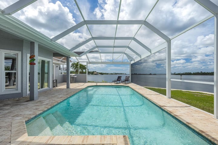 Stunning River Views & Pool - Villa Island Sunset - Fort Myers, FL