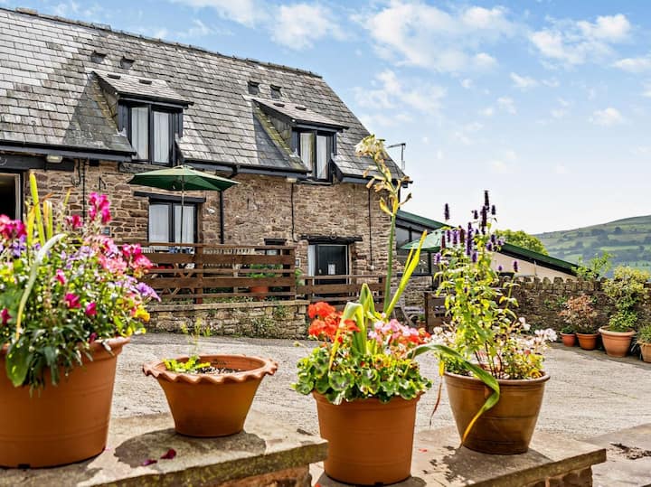 1 Bed In Abergavenny (Oc-bn113) - Abergavenny