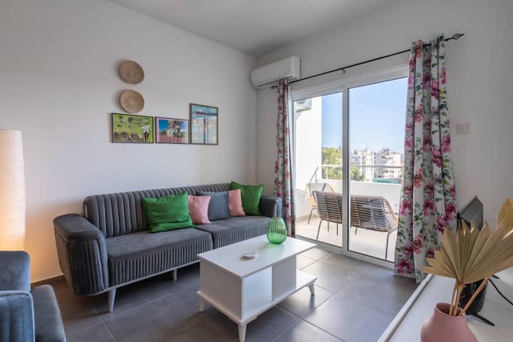 Emerald’s 2-bedroom Apartment In Larnaca - Larnaca