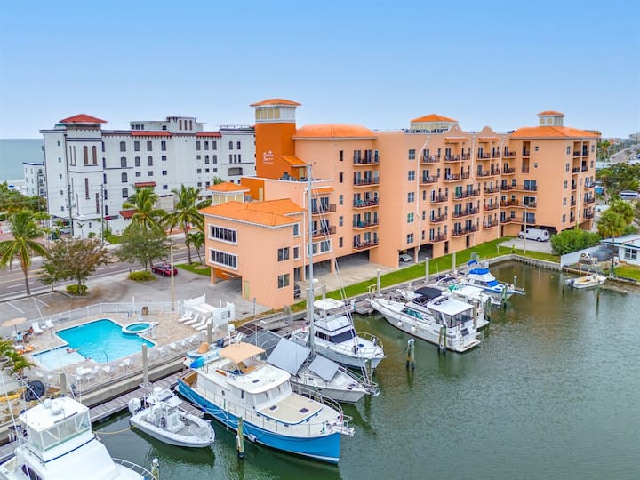 Mbr 306 -Beach-chic Condo In Madeira Beach! - Madeira Beach, FL