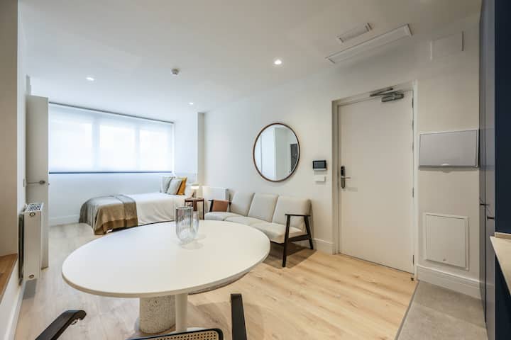 Moderno Estudio Cerca De Palacio Real 01 - Alcorcón