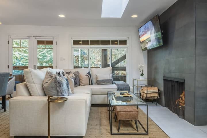 3br, 3ba Aspen Condo, 1 Block From Gondola! - Aspen, CO