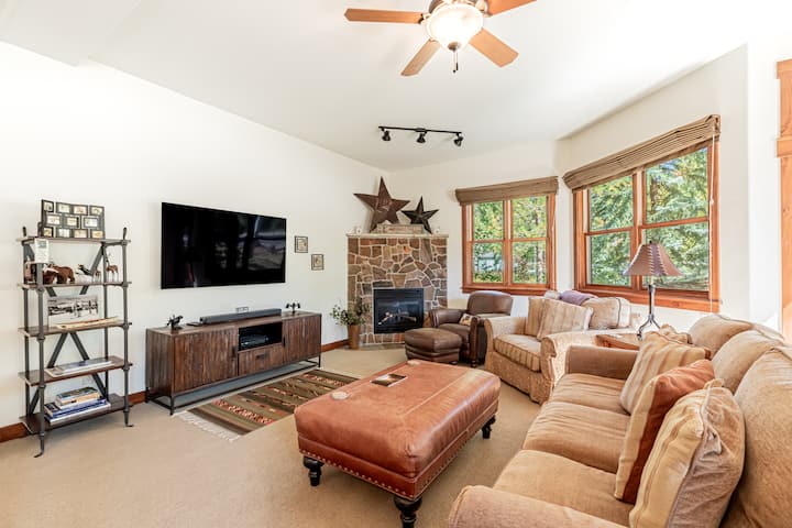 Mountain Magic At Moraine | 4br Alpine Townhome! - Steamboat Springs, CO