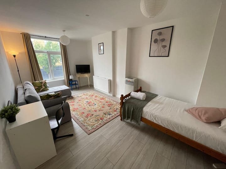 Enormous Family Flat (7 Guests) - Greenwich