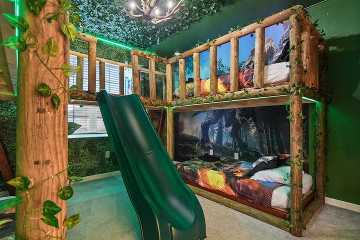 Florida Escape W/ Stunning Pool & Disney Themes - Kissimmee, FL