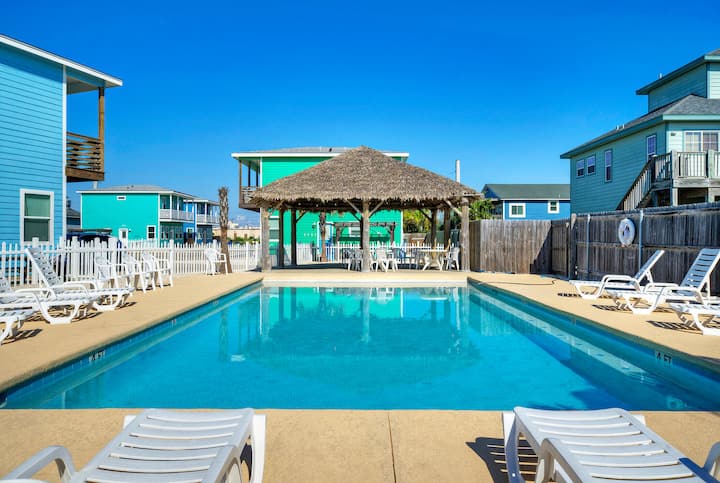 Fire Pit, Pool, Walk To The Beach | Villa Reel - Port Aransas, TX