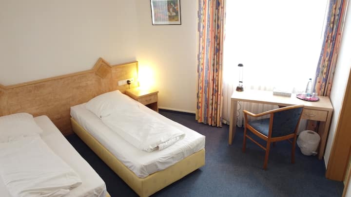 3 Bed Room With Own Bathroom - Sinsheim