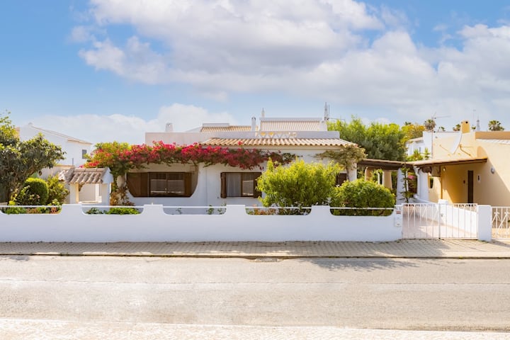 Nouvelle Annonce | Villa 3 Chambres Avec Clim - Albufeira