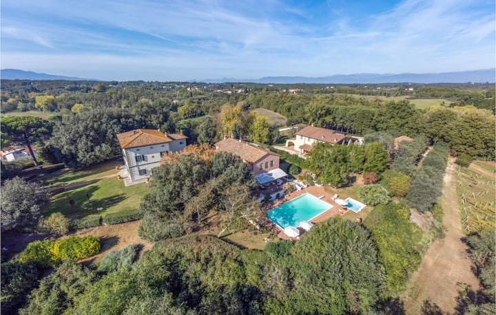 Awesome Home In Fucecchio With Jacuzzi - Toskana