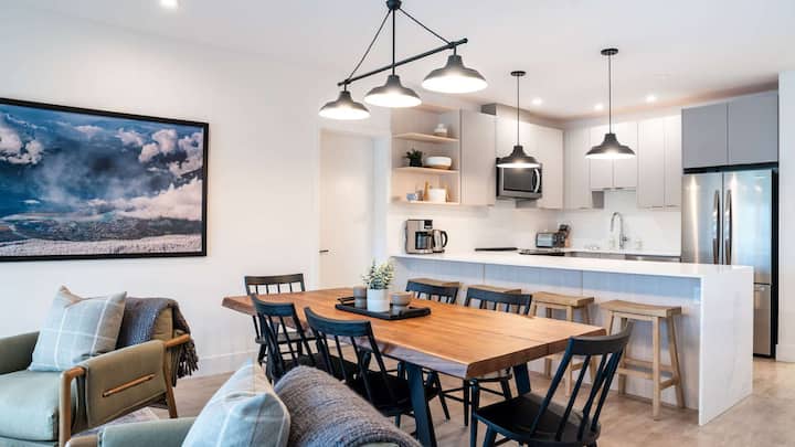 Condo Farwell's Spike - Revelstoke