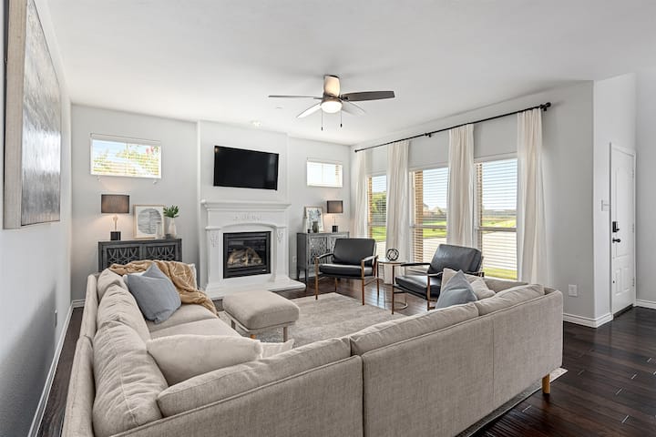 Clean And Bright Home In An Excellent Location - Carrollton, TX