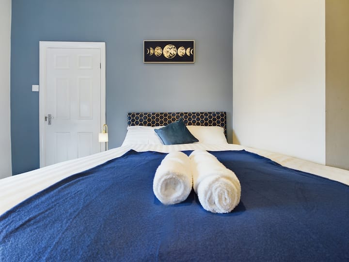 Maison-prestige-salle De Bain Privée Séparée-vue S - Stoke-on-Trent