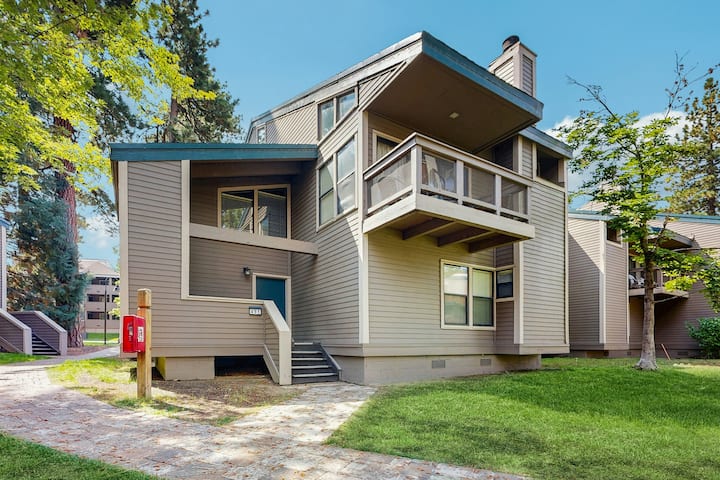 2br & Loft Townhome With Private Beach & Pools - South Lake Tahoe, CA