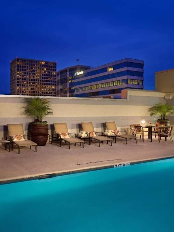 Great Choice! City View, Outdoor Pool, Shuttle - Houston, TX