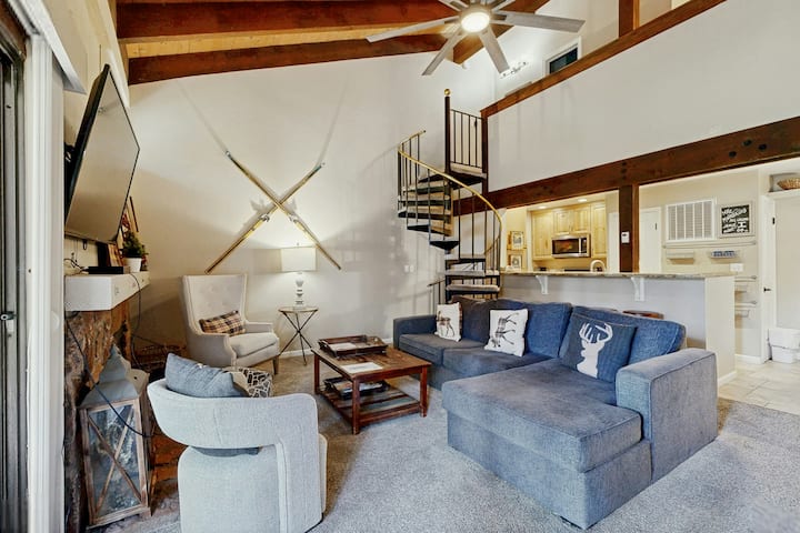 Lakeland Village 1br Plus Loft, Hot Tubs, Pools - South Lake Tahoe, CA