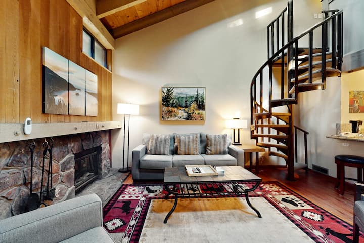 Lakeland Village 1br With Loft, Hot Tubs, Pools - Stateline, NV