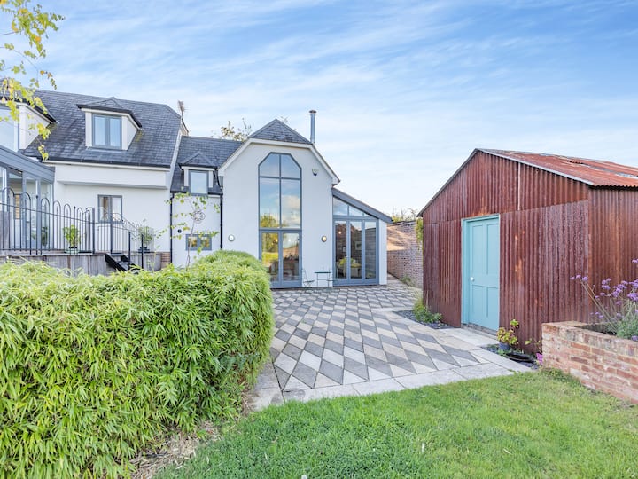 Hallmark Lodge - Tenterden