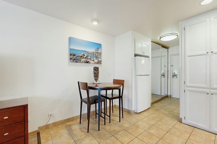 Lakeland Village Lodge Deluxe Studio With Pools - South Lake Tahoe, CA