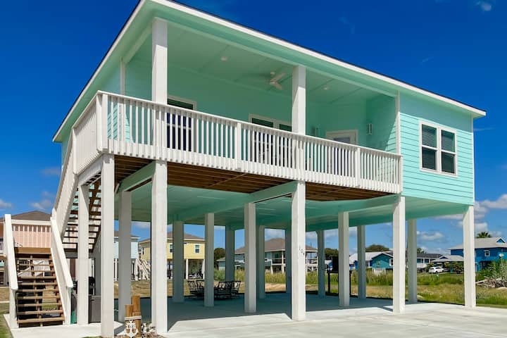 Dog-friendly 3br Near Ocean With Pool & Balcony - Rockport, TX