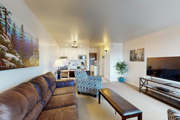 1br With Fitness Center, Onsite Laundry, & Pools - South Lake Tahoe, CA