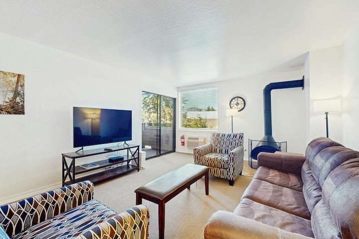 1br With Fitness Center, Onsite Laundry, & Pools - South Lake Tahoe, CA