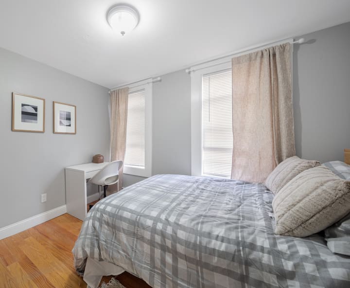 Cozy Private Room Near Red Line & Old Harbor Beach - Boston, MA