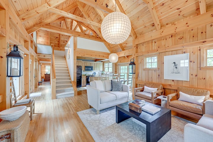 Peaceful Vacation Rental W/ Deck: 5 Mi To Cashiers - Cashiers, NC