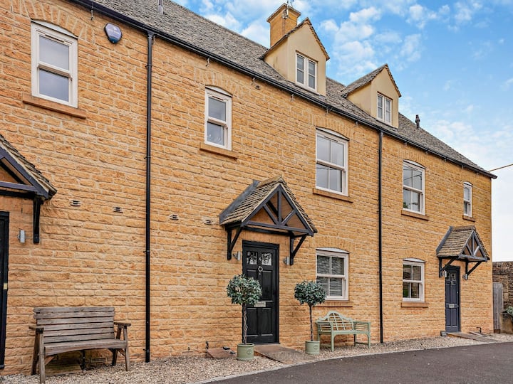 4 Bed In Bourton-on-the-water (62039) - Bourton-on-the-Water