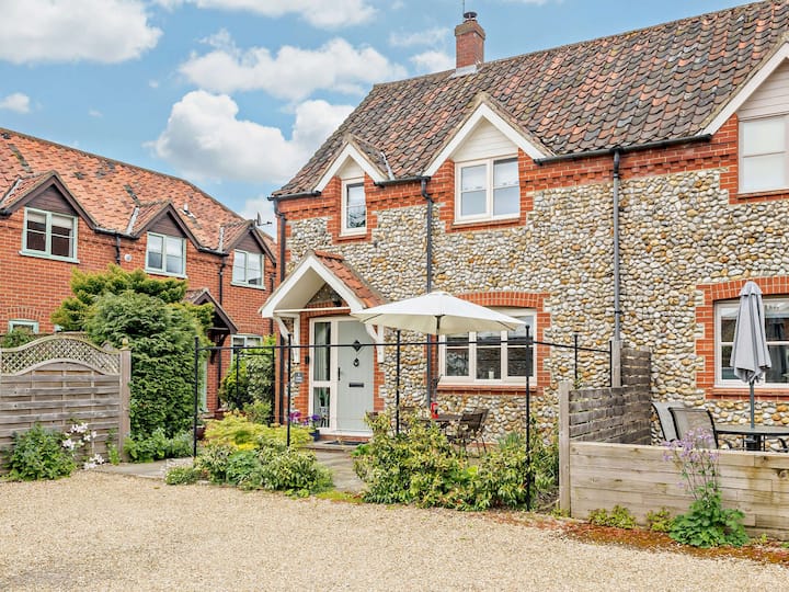 2 Bed In Holt (72898) - Blakeney