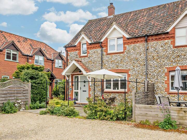 2 Bed In Holt (Oc-72898) - Blakeney