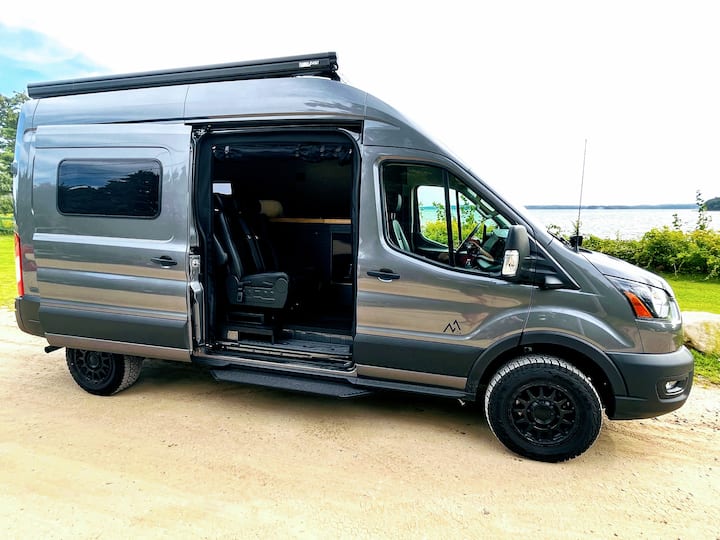 Adventure Campervan, 4x4, A/c, Off-grid Power/heat - Freeport, ME