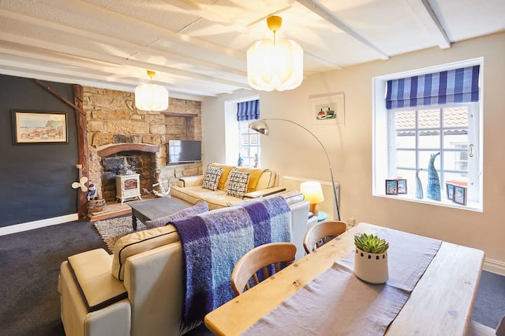 Host & Stay | Dotty's Coastal Retreat - Staithes