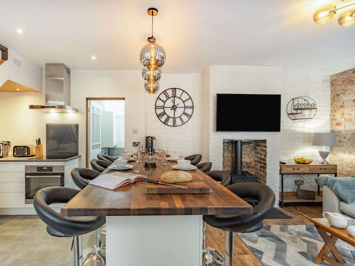 4 Bed In Hastings (85916) - Hastings