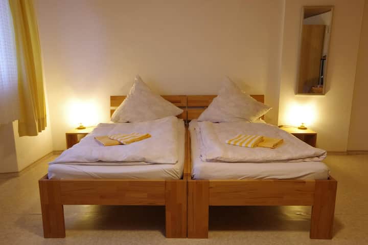 Room 2, With Running Cold And Warm Water - Aachen